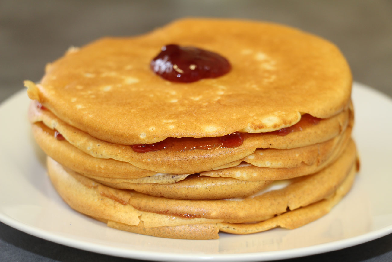 Gâteau de pancakes à la confiture - Terres de Breizh